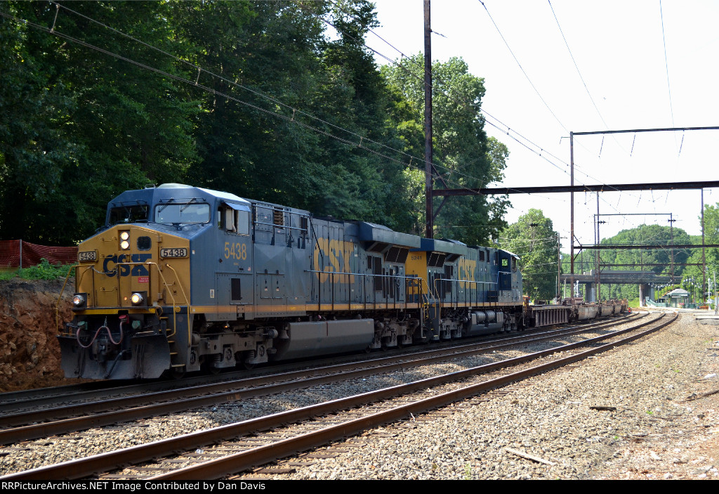 CSX ES40DC 5438 leads L128-16